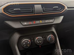 Balts Dacia Sandero 2022 Rīga, ar dzinēja tilpumu 1.00 L un nobraukumu 45 tūkst. km par 8990 €, foto 13 vietnē AUTOMOTO.COM.LV