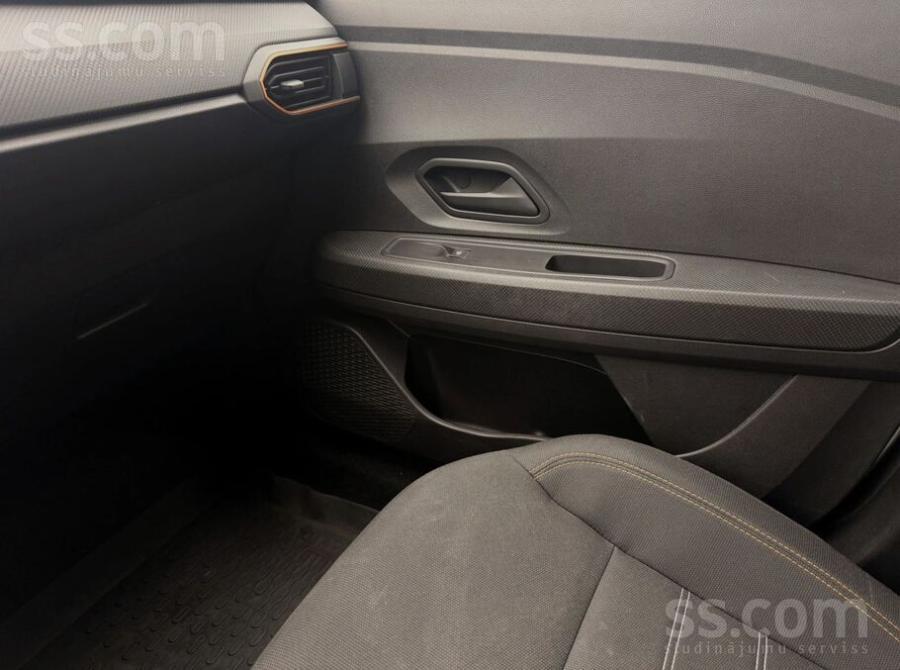 Balts Dacia Sandero 2022 Rīga, ar dzinēja tilpumu 1.00 L un nobraukumu 45 tūkst. km par 8990 €, foto 14 vietnē AUTOMOTO.COM.LV