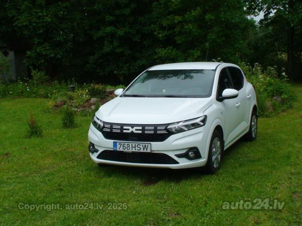 White Dacia Sandero 2023 in Rakvere, with an engine capacity of 1.00 L and mileage of 38 thousand km for 11600 €, photo 1 on AUTOMOTO.COM.LV