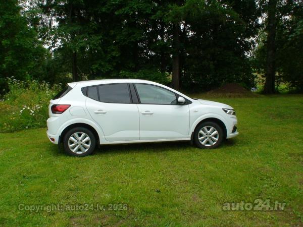 White Dacia Sandero 2023 in Rakvere, with an engine capacity of 1.00 L and mileage of 38 thousand km for 11600 €, photo 6 on AUTOMOTO.COM.LV