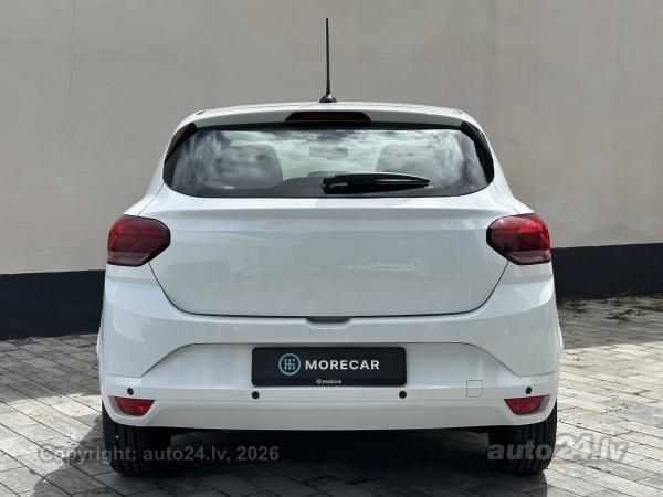 White Dacia Sandero 2023 in Riga, with an engine capacity of 1.00 L and mileage of 42 thousand km for 10200 €, photo 5 on AUTOMOTO.COM.LV