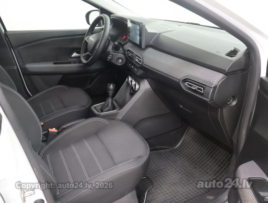 Balts Dacia Sandero 2023 Tallina, ar dzinēja tilpumu 1.00 L un nobraukumu 38 tūkst. km par 10900 €, foto 9 vietnē AUTOMOTO.COM.LV