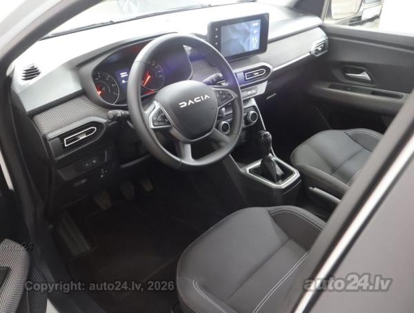 White Dacia Sandero 2023 in Tallinn, with an engine capacity of 1.00 L and mileage of 38 thousand km for 10900 €, photo 9 on AUTOMOTO.COM.LV