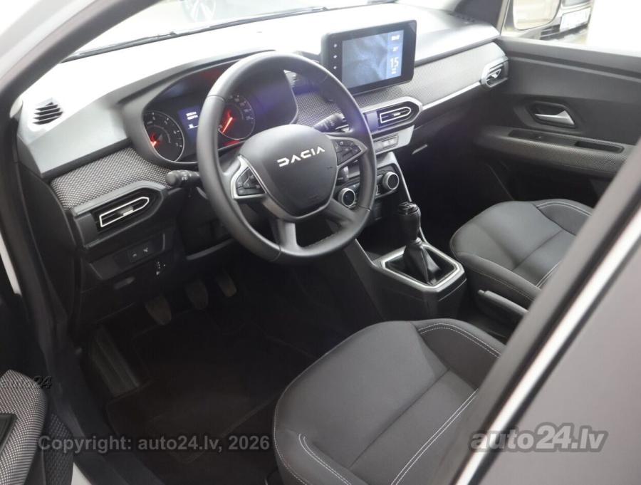 Balts Dacia Sandero 2023 Tallina, ar dzinēja tilpumu 1.00 L un nobraukumu 38 tūkst. km par 10900 €, foto 10 vietnē AUTOMOTO.COM.LV