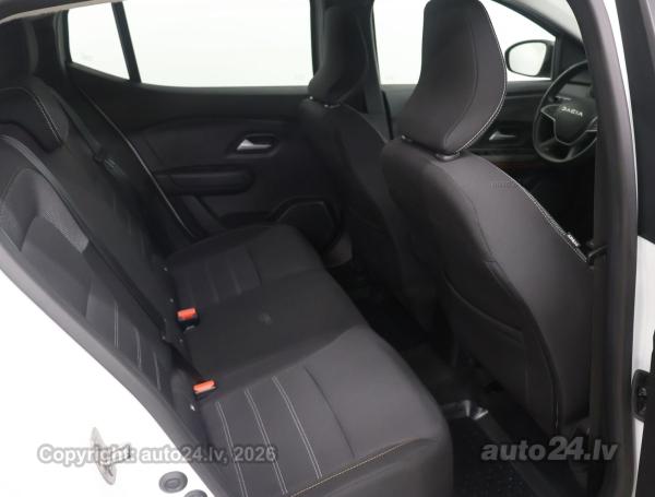 White Dacia Sandero 2023 in Tallinn, with an engine capacity of 1.00 L and mileage of 39 thousand km for 10900 €, photo 9 on AUTOMOTO.COM.LV