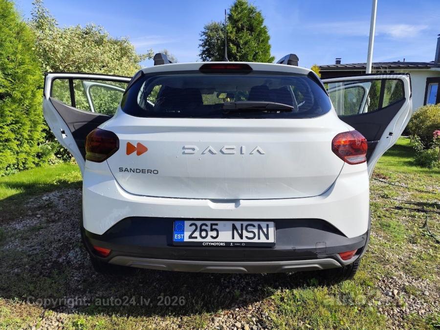 White Dacia Sandero 2023 in Parnu, with an engine capacity of 1.00 L and mileage of 83 thousand km for 8900 €, photo 4 on AUTOMOTO.COM.LV