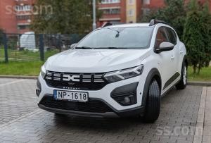 Белый Дачия Сандеро 2023 в Рига, объемом двигателя 1.00 л и пробегом 62 тыс. км за 10900 €, фото  на AUTOMOTO.COM.LV
