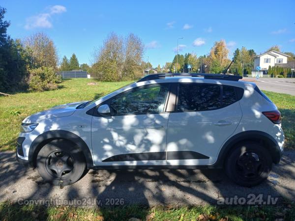 White Dacia Sandero 2023 in Tallinn, with an engine capacity of 1.00 L and mileage of 91 thousand km for 8999 €, photo 4 on AUTOMOTO.COM.LV