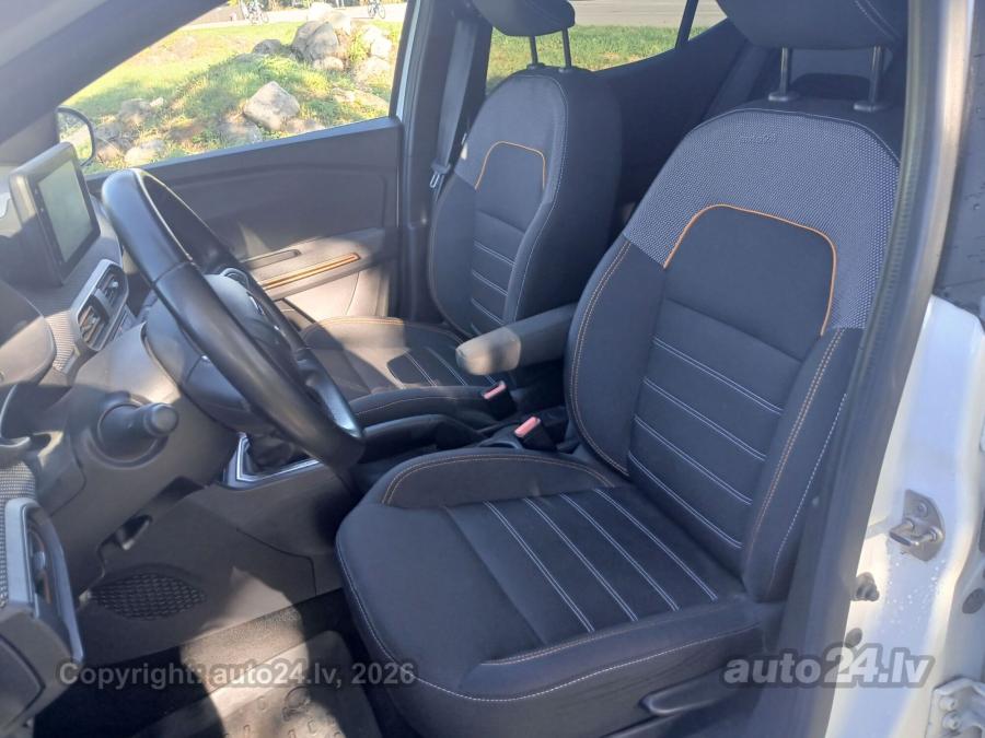 Balts Dacia Sandero 2023 Tallina, ar dzinēja tilpumu 1.00 L un nobraukumu 91 tūkst. km par 8999 €, foto 12 vietnē AUTOMOTO.COM.LV