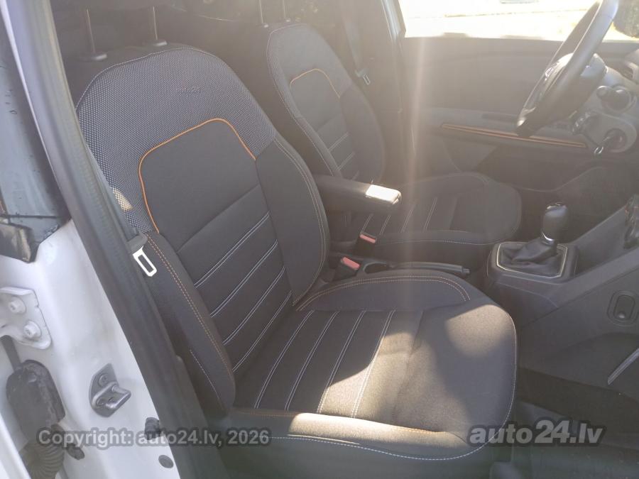 Balts Dacia Sandero 2023 Tallina, ar dzinēja tilpumu 1.00 L un nobraukumu 91 tūkst. km par 8999 €, foto 13 vietnē AUTOMOTO.COM.LV