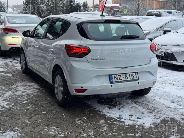 White Dacia Sandero 2024 in Riga, with an engine capacity of 1.00 L and mileage of 16 thousand km for 12450 €, photo 3 on AUTOMOTO.COM.LV