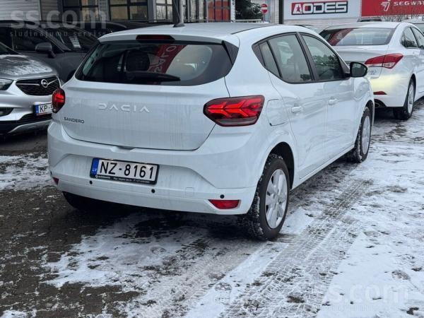 White Dacia Sandero 2024 in Riga, with an engine capacity of 1.00 L and mileage of 16 thousand km for 12450 €, photo 4 on AUTOMOTO.COM.LV
