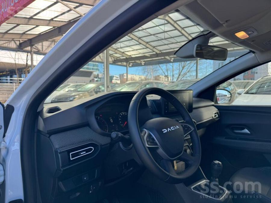 Balts Dacia Sandero 2024 Rīga, ar dzinēja tilpumu 1.00 L un nobraukumu 16 tūkst. km par 12450 €, foto 6 vietnē AUTOMOTO.COM.LV
