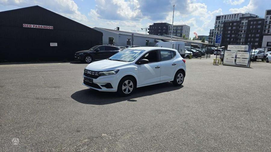 White Dacia Sandero 2024 in Vilnius, with an engine capacity of 1.00 L and mileage of 27 thousand km for 8000 €, photo 3 on AUTOMOTO.COM.LV