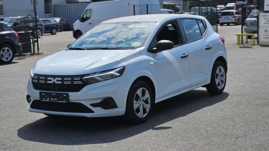 White Dacia Sandero 2024 in Vilnius, with an engine capacity of 1.00 L and mileage of 27 thousand km for 8000 €, photo 5 on AUTOMOTO.COM.LV