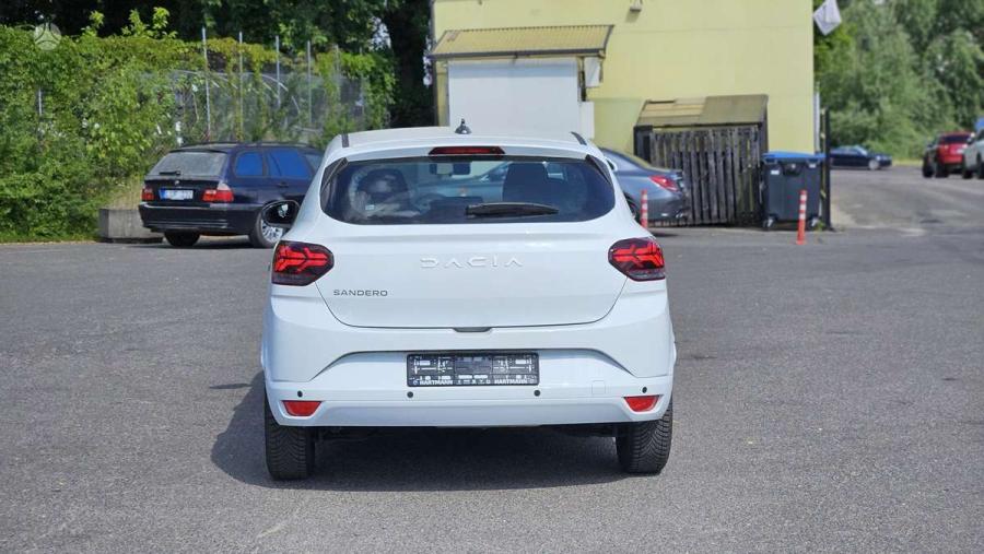 White Dacia Sandero 2024 in Vilnius, with an engine capacity of 1.00 L and mileage of 27 thousand km for 8000 €, photo 10 on AUTOMOTO.COM.LV