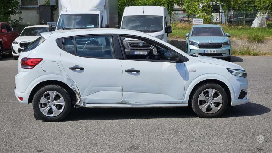 White Dacia Sandero 2024 in Vilnius, with an engine capacity of 1.00 L and mileage of 27 thousand km for 8000 €, photo 13 on AUTOMOTO.COM.LV