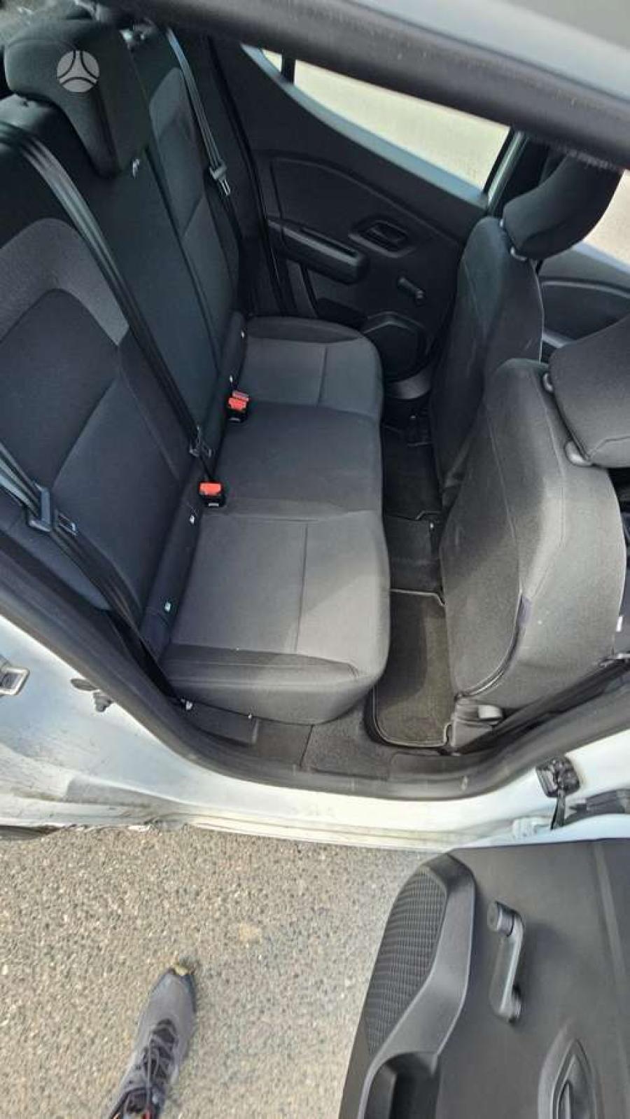 White Dacia Sandero 2024 in Vilnius, with an engine capacity of 1.00 L and mileage of 27 thousand km for 8000 €, photo 17 on AUTOMOTO.COM.LV