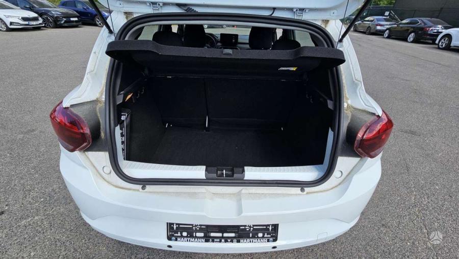 White Dacia Sandero 2024 in Vilnius, with an engine capacity of 1.00 L and mileage of 27 thousand km for 8000 €, photo 19 on AUTOMOTO.COM.LV