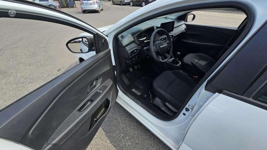 White Dacia Sandero 2024 in Vilnius, with an engine capacity of 1.00 L and mileage of 27 thousand km for 8000 €, photo 20 on AUTOMOTO.COM.LV