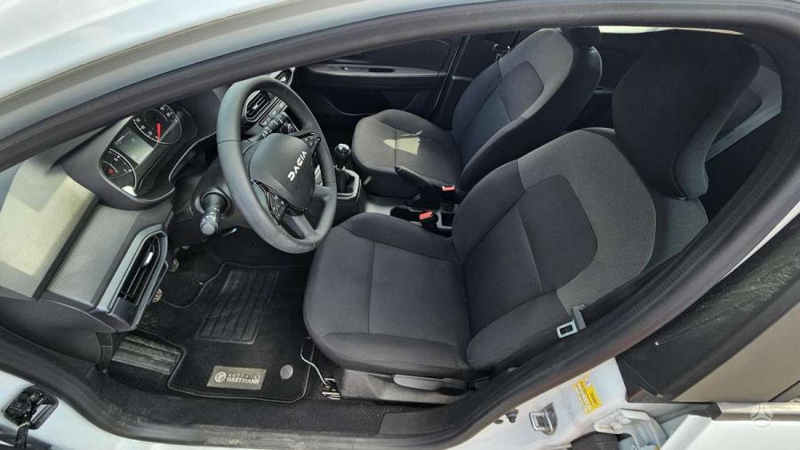 White Dacia Sandero 2024 in Vilnius, with an engine capacity of 1.00 L and mileage of 27 thousand km for 8000 €, photo 21 on AUTOMOTO.COM.LV
