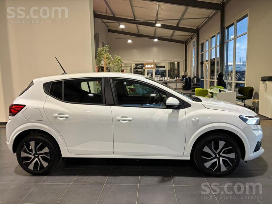 White Dacia Sandero 2025 in Liepaja, with an engine capacity of 1.00 L and mileage of 12 thousand km for 14840 €, photo 7 on AUTOMOTO.COM.LV