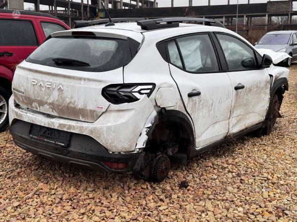 White Dacia Sandero 2025 in Riga, with an engine capacity of 1.00 L and mileage of 18 thousand km for 3620 €, photo 3 on AUTOMOTO.COM.LV