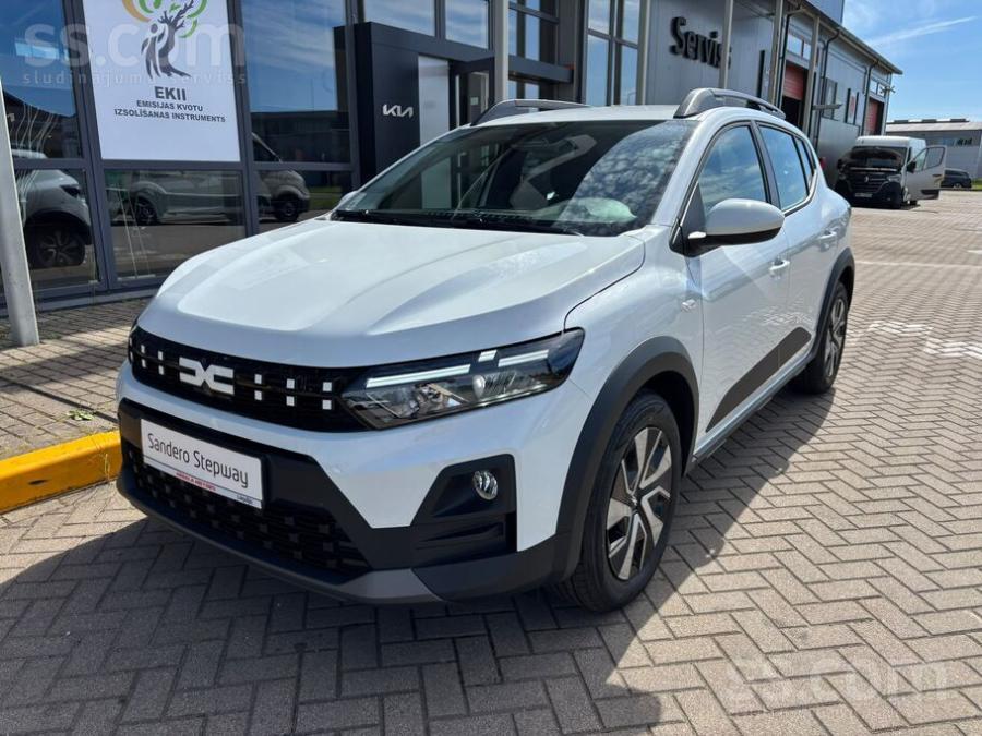 White Dacia Sandero 2026 in Liepaja, with an engine capacity of 1.20 L and mileage of 0 thousand km for 17320 €, photo 1 on AUTOMOTO.COM.LV