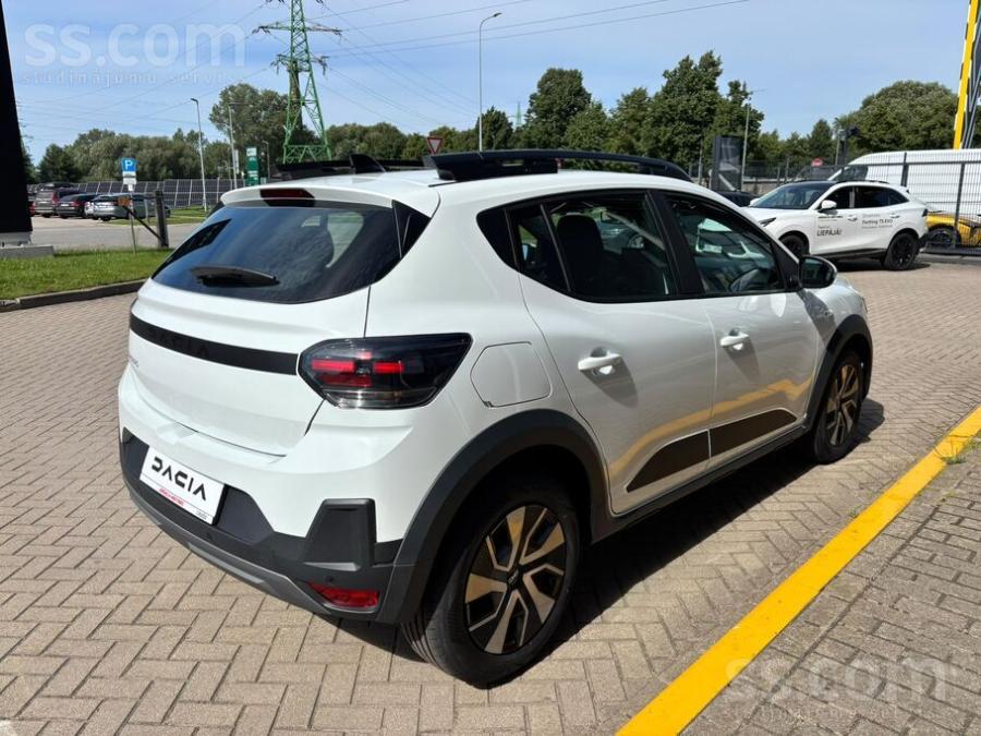 White Dacia Sandero 2026 in Liepaja, with an engine capacity of 1.20 L and mileage of 0 thousand km for 17320 €, photo 4 on AUTOMOTO.COM.LV