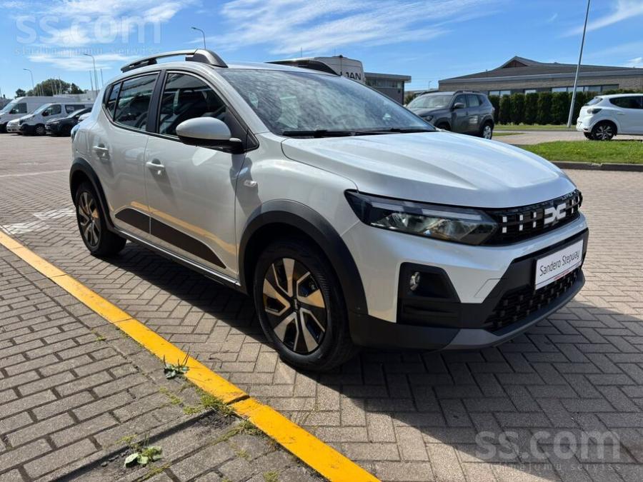 White Dacia Sandero 2026 in Liepaja, with an engine capacity of 1.20 L and mileage of 0 thousand km for 17320 €, photo 6 on AUTOMOTO.COM.LV