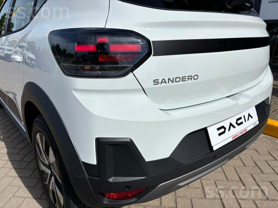 White Dacia Sandero 2026 in Liepaja, with an engine capacity of 1.20 L and mileage of 0 thousand km for 17320 €, photo 7 on AUTOMOTO.COM.LV