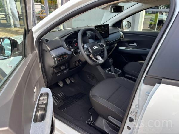 White Dacia Sandero 2026 in Liepaja, with an engine capacity of 1.20 L and mileage of 0 thousand km for 17320 €, photo 9 on AUTOMOTO.COM.LV