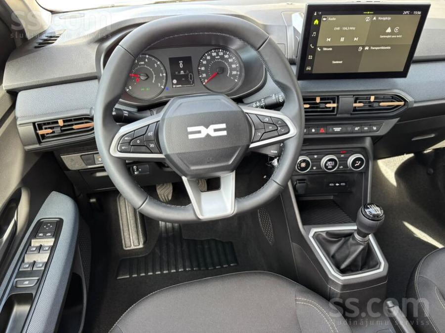 White Dacia Sandero 2026 in Liepaja, with an engine capacity of 1.20 L and mileage of 0 thousand km for 17320 €, photo 10 on AUTOMOTO.COM.LV