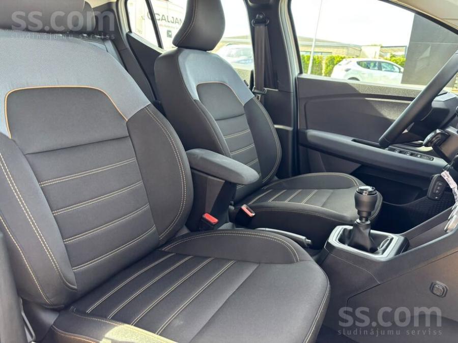 White Dacia Sandero 2026 in Liepaja, with an engine capacity of 1.20 L and mileage of 0 thousand km for 17320 €, photo 15 on AUTOMOTO.COM.LV