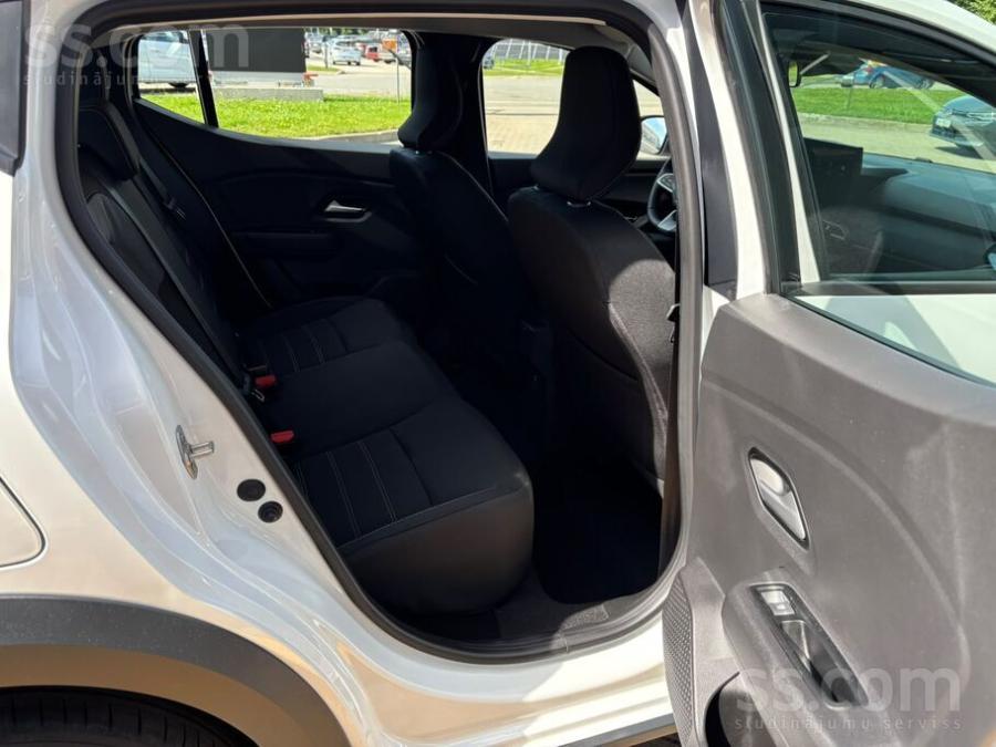 White Dacia Sandero 2026 in Liepaja, with an engine capacity of 1.20 L and mileage of 0 thousand km for 17320 €, photo 19 on AUTOMOTO.COM.LV