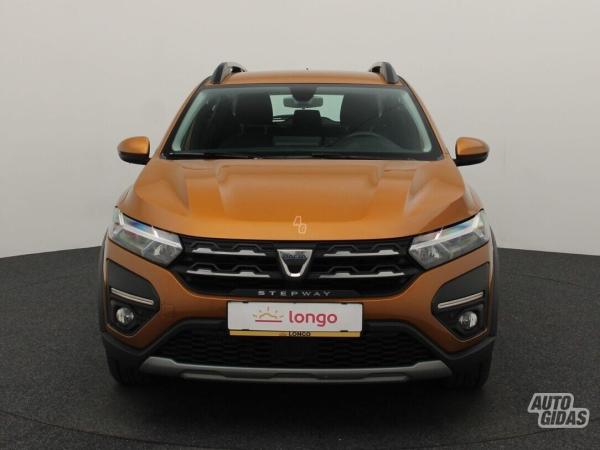 Yellow Dacia Sandero 2022 in Vilnius, with an engine capacity of 1.00 L and mileage of 49 thousand km for 12299 €, photo 3 on AUTOMOTO.COM.LV