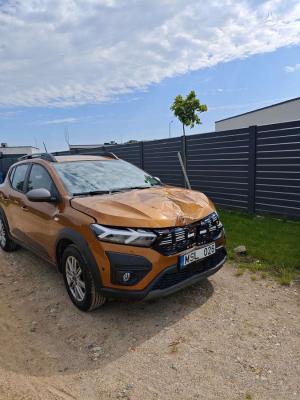 Yellow Dacia Sandero 2023 in Kaunas, with an engine capacity of 1.00 L and mileage of 12 thousand km for 6700 €, photo 1 on AUTOMOTO.COM.LV