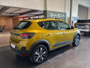 Yellow Dacia Sandero 2026 in Liepaja, with an engine capacity of 1.20 L and mileage of 0 thousand km for 19940 €, photo 5 on AUTOMOTO.COM.LV