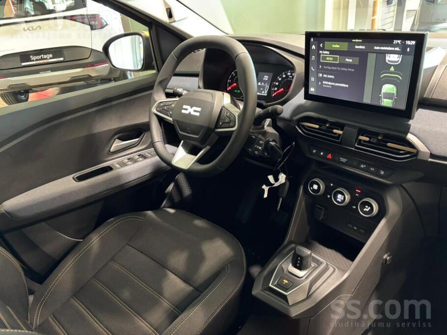 Yellow Dacia Sandero 2026 in Liepaja, with an engine capacity of 1.20 L and mileage of 0 thousand km for 19940 €, photo 17 on AUTOMOTO.COM.LV