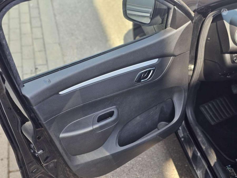 Black Dacia Spring 2023 in Kaunas, with an engine capacity of 0.00 L and mileage of 73 thousand km for 8500 €, photo 18 on AUTOMOTO.COM.LV
