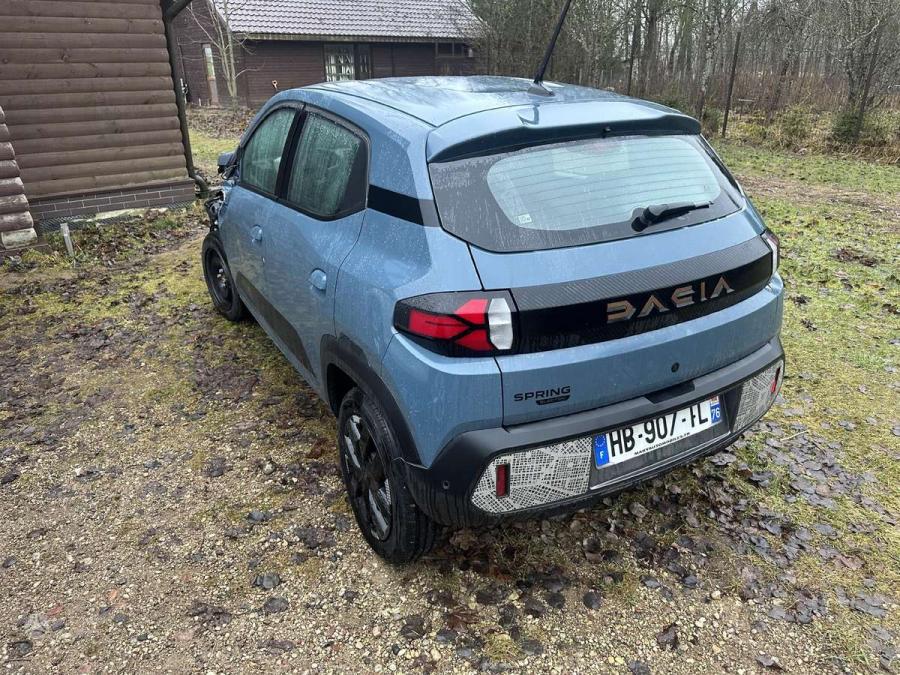 Zils Dacia Spring 2025 Viļņa, ar dzinēja tilpumu 0.00 L un nobraukumu 2 tūkst. km par 8900 €, foto 1 vietnē AUTOMOTO.COM.LV