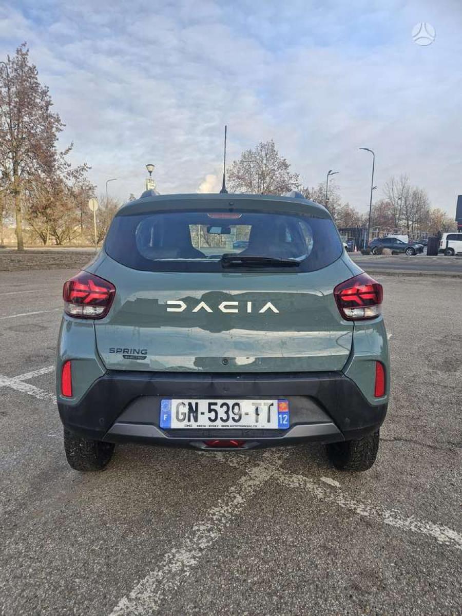 Green Dacia Spring 2023 in Kaunas, with an engine capacity of 0.00 L and mileage of 7 thousand km for 9750 €, photo 3 on AUTOMOTO.COM.LV