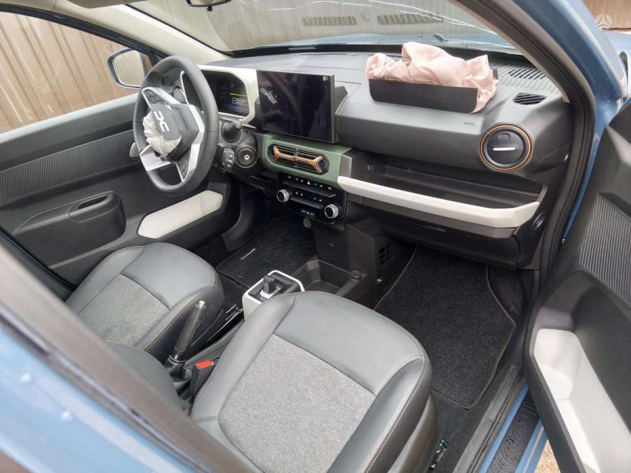 Grey Dacia Spring 2026 in Kaunas, with an engine capacity of 0.00 L and mileage of 3 thousand km for 7200 €, photo 11 on AUTOMOTO.COM.LV
