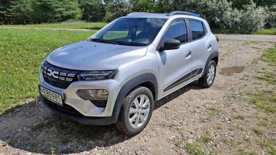 Pelēks Dacia Spring 2021 Elektrėnai, ar dzinēja tilpumu 0.00 L un nobraukumu 25 tūkst. km par 6200 €, foto 1 vietnē AUTOMOTO.COM.LV