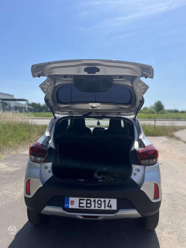 Grey Dacia Spring 2022 in Alytus, with an engine capacity of 0.00 L and mileage of 23 thousand km for 7450 €, photo 4 on AUTOMOTO.COM.LV