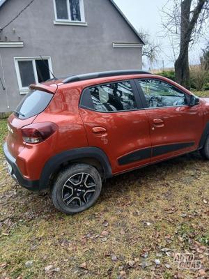 Red Dacia Spring 2024 in Panevezys, with an engine capacity of 0.00 L and mileage of 27 thousand km for 10500 €, photo 4 on AUTOMOTO.COM.LV
