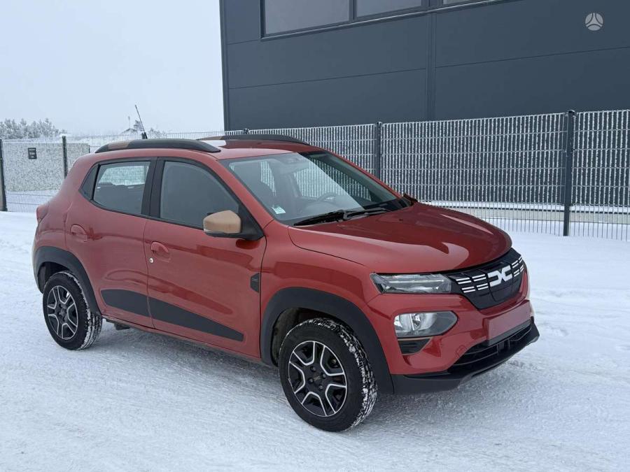 Red Dacia Spring 2023 in Kaunas, with an engine capacity of 0.00 L and mileage of 40 thousand km for 4900 €, photo 1 on AUTOMOTO.COM.LV