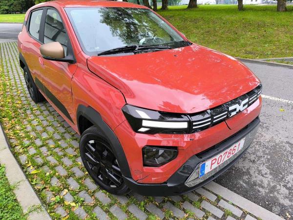 Red Dacia Spring 2025 in Kaunas, with an engine capacity of 0.00 L and mileage of 8 thousand km for 10000 €, photo 8 on AUTOMOTO.COM.LV