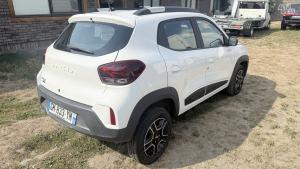 White Dacia Spring 2023 in Kaunas, with an engine capacity of 0.00 L and mileage of 15 thousand km for 5800 €, photo 4 on AUTOMOTO.COM.LV