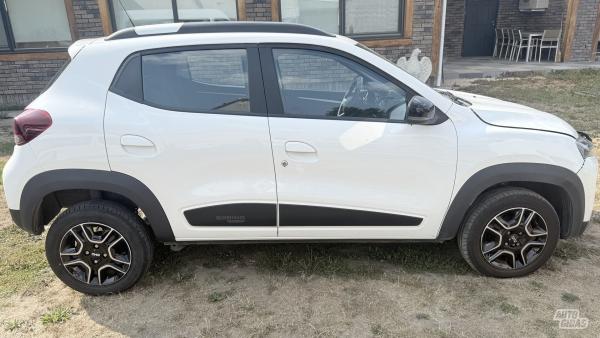 White Dacia Spring 2023 in Kaunas, with an engine capacity of 0.00 L and mileage of 15 thousand km for 5800 €, photo 4 on AUTOMOTO.COM.LV